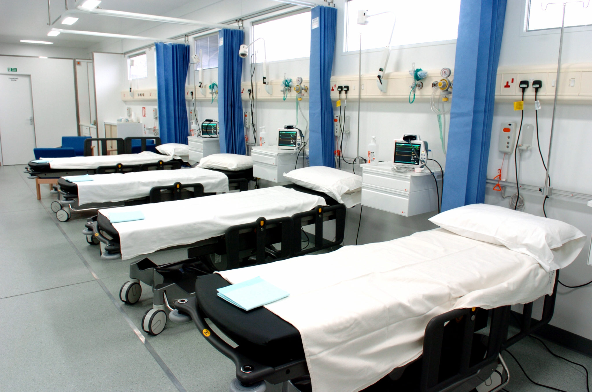 Oxygen(O2) and Carbon Dioxide(CO2) Gas Monitor in Makeshift Hospitals ...